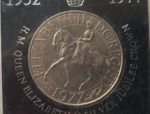 MÉDAILLE EN ARGENT Queen Elizabeth Ii Silver Jubilee 1977 Dans Sa Boite ...
