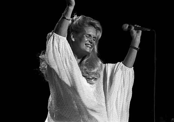 COUNTRY SINGER LYNN Anderson Performs At The Capri Theater 1979 Old ...