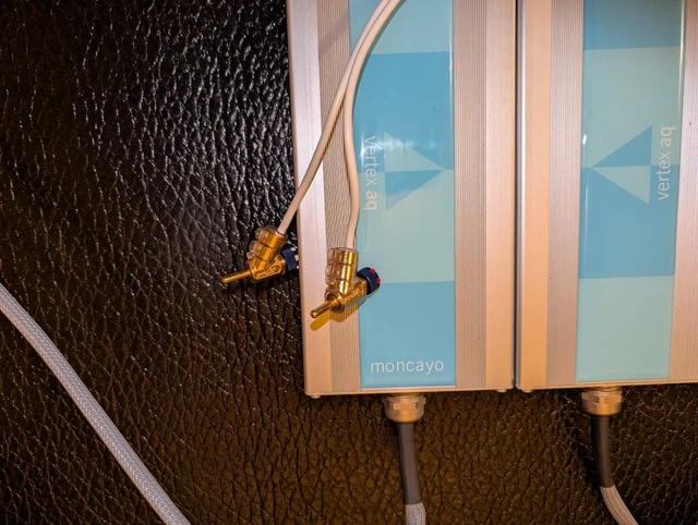 VERTEX AQ MONCAYO speaker cable. 3m length. Standard Copper. One owner ...