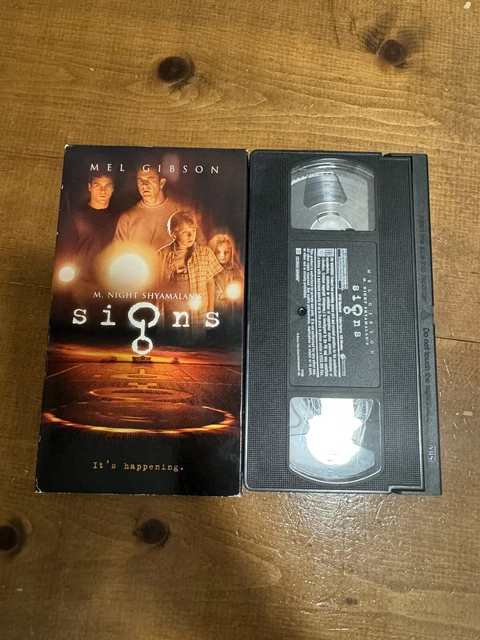 SIGNS VHS HORROR Sci-Fi Mel Gibson Joaquin Phoenix M. Night Shyamalan ...