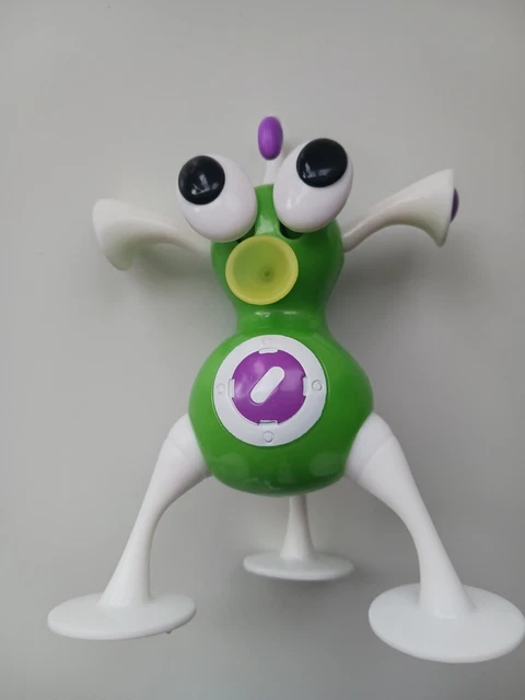 2006 MCDONALDS ZIZZLE - iZ Green Tripod Robot Action Figure Toy IZ blue ...