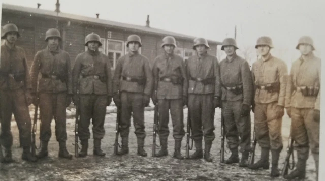 WW2 GERMAN ARMED Forces (RAD) Soldiers Group PHOTO ~ Military $13.62 ...