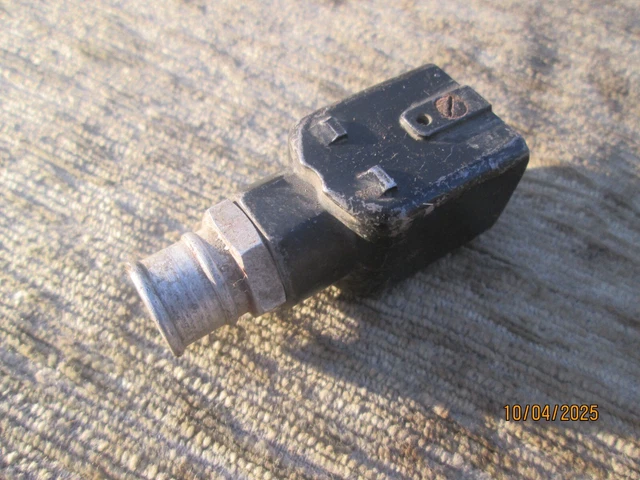 VERBINDUNGSSTECKER FL 32616 - 4 der Deutschen -Luftwaffe !!!! EUR 20,00 ...