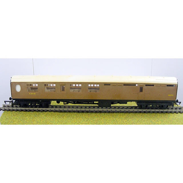 HORNBY BRITISH LNER Teak Brake Coach 1870 with Interior Seating for 00 ...