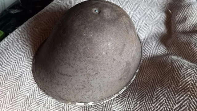BRITISH ARMY POSSIBLY MK3 / MkIII (1940's) WWII turtle Helmet 1977 ...