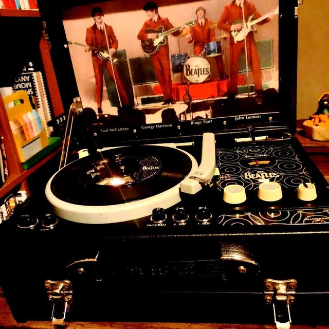 BEATLES PICKUP CD Radio Player Retro Boombox Junk for Parts Untested £ ...