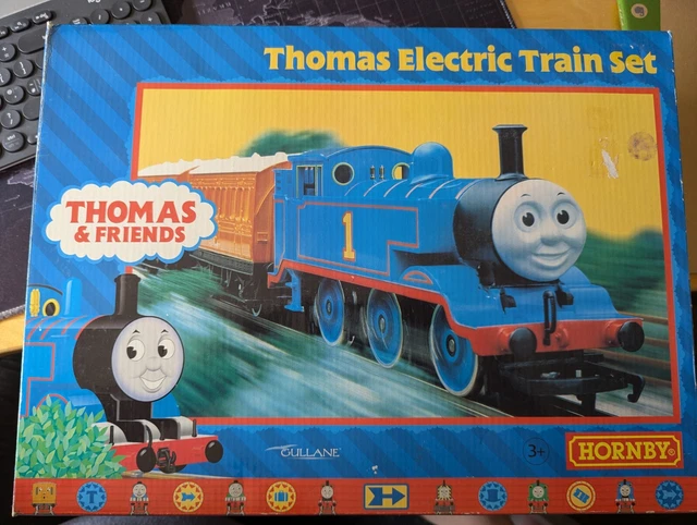 HORNBY THOMAS THE Tank Engine Set R9043 plus Rolling Stock Set R9706. £ ...