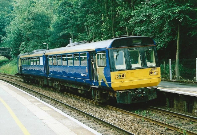 142004 NORTHERN RAIL Quality British Rail Photo b £1.50 - PicClick UK
