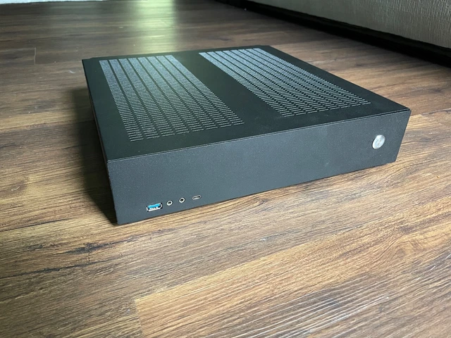 SLIGER CONSOLE CL520 Mini ITX PC Case, both color front plates, 2 ...