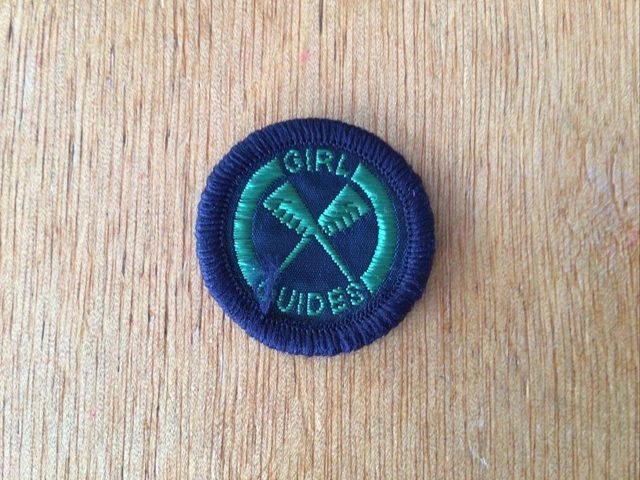VINTAGE GIRL GUIDE Badges - Guide Badges - Patrol Leaders Hat Badge £1. ...