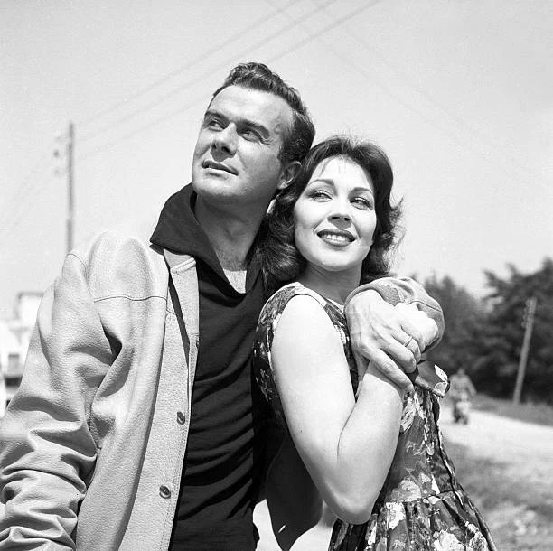 ITALIAN ACTOR MASSIMO Serato Hugging Italian Actress Scilla Vannucci ...