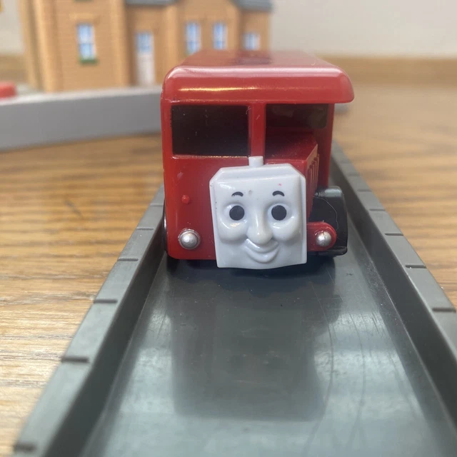 THOMAS & FRIENDS TrackMaster Red Bertie the Bus Motorized Engine Hit ...