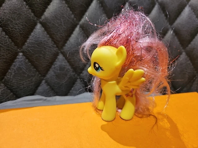 MY LITTLE PONY Friendship is Magic Fluttershy Cutie Mark 2010 £6.99 ...