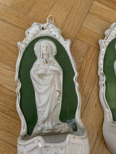 PAAR ALTER WEIHWASSERKESSEL aus Biskuit Porzellan Maria Mutter Gottes 2 ...