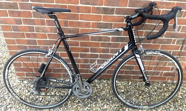 GIANT DEFY 2 XL Road Bike with new Mavic Aksium wheels & tyres ...