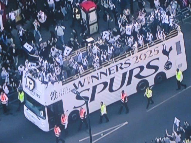 TOTTENHAM EUROPA LEAGUE Winners 2025 Victory Parade Celebration Badge £ ...