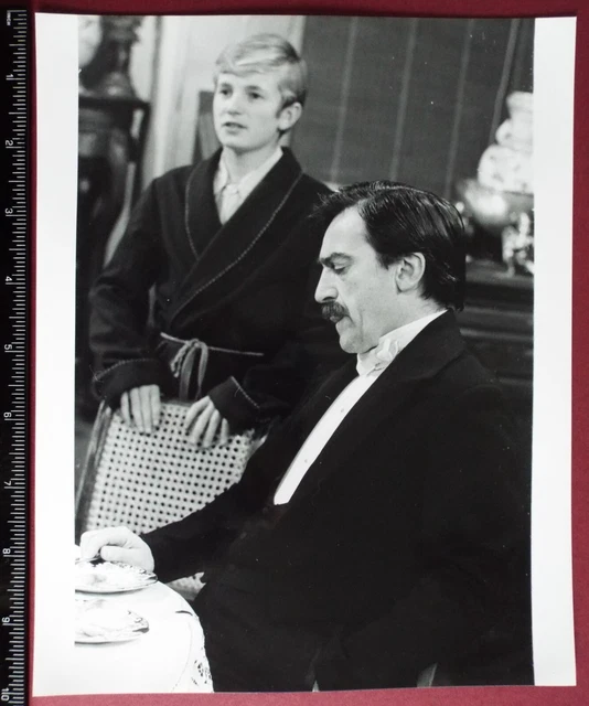 DOCTOR WHO ACTOR Patrick Troughton. Original 10 x 8" photo. Kipling ...