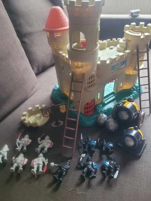 VINTAGE REDBOX CASTLE With Figures And Cannons £25.00 - PicClick UK