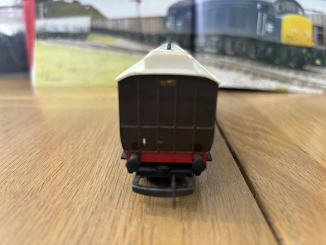 TRIANG OO GAUGE Refinished GWR Clerestory Coach - Very Nice $10.37 ...