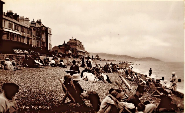 HYTHE KENT POSTCARD C1920 Real Photograph The Parade & Beach Busy ...