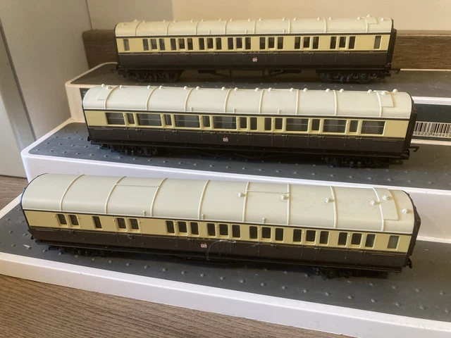 HORNBY (LATER MODEL) rake 3 GWR Collett coaches. Super condition. 6030 ...
