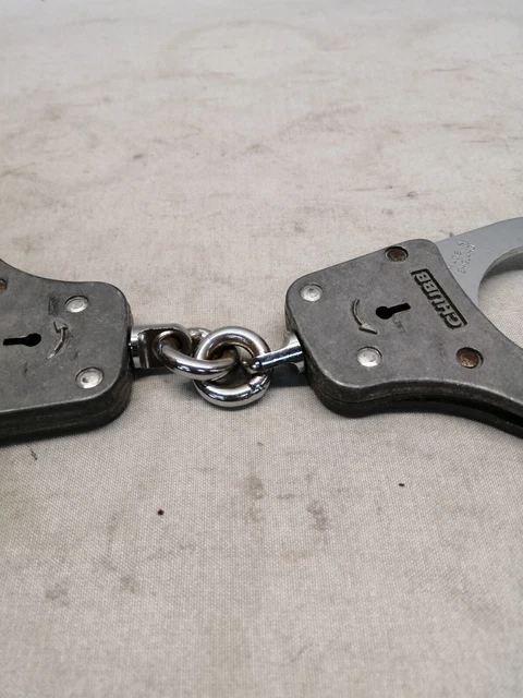 EX POLICE CHUBB Handcuffs Speed cuffs Collectables Security Theatre ...