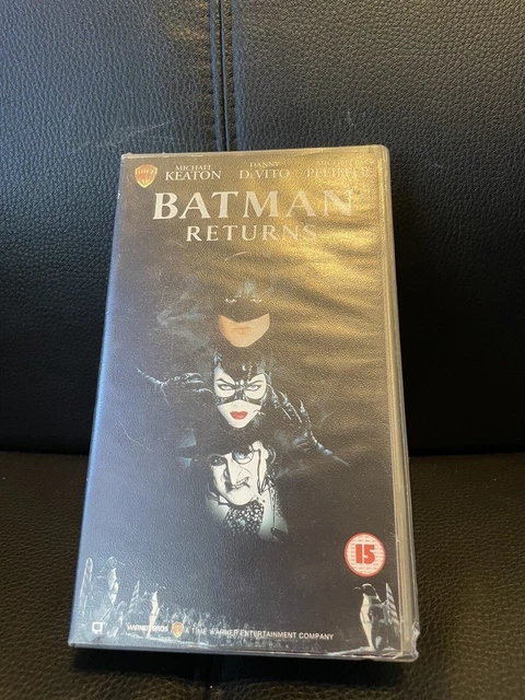 BATMAN RETURNS - Michael Keaton - Danny Devito - PAL VHS Video Tape £4.99 - PicClick UK