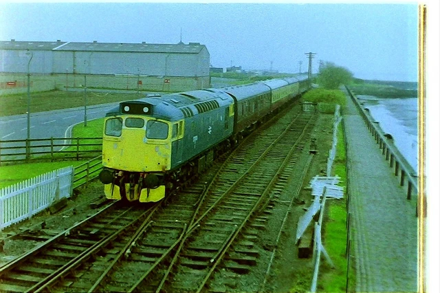 35MM RAILWAY COLOUR Negative Class 27 001 at Bo'ness £1.95 - PicClick UK
