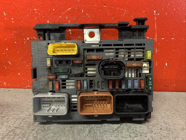 BOITIER MODULE RELAIS Fusible BSM UPC PSA R05 9664706280 Peugeot 308 1 ...