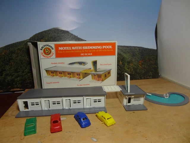 VINTAGE PLASTICVILLE HO SCALE KIT 2714 MOTEL w/SWIMMING POOL,4 CARS,6 ...