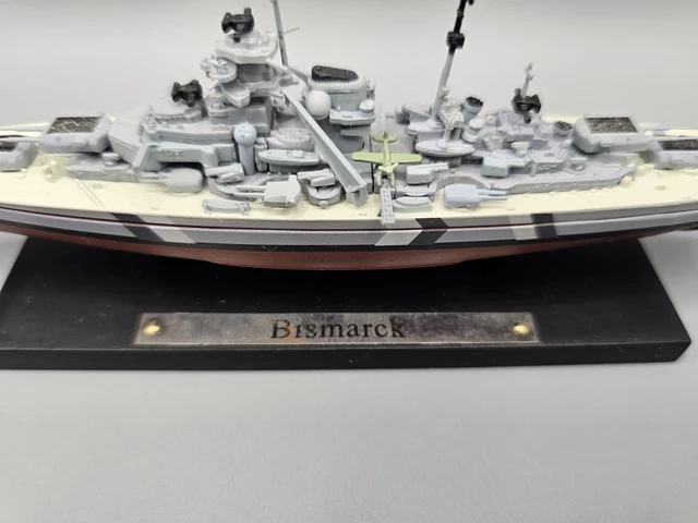 VINTAGE BISMARCK MODEL Ship DeAgostini Bismarck Model Ship £6.95 ...