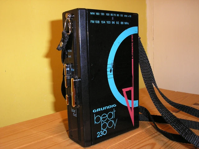GRUNDIG BEAT BOY 230 Walkman / Radio Cassette Player - 1980s - Working ...
