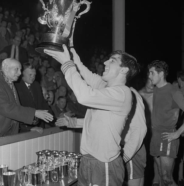 ENGLISH FOOTBALLER TERRY Venables of Chelsea F.C. Holds aloft the - Old ...