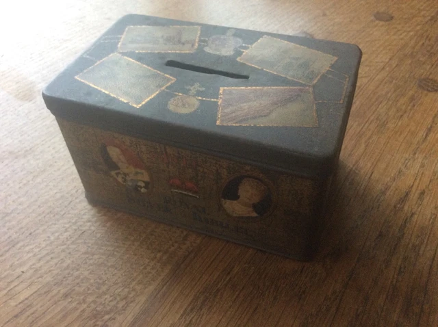 ANTIQUE VINTAGE GEORGE V Queen Mary Silver Jubilee HULL Money Box Coin ...