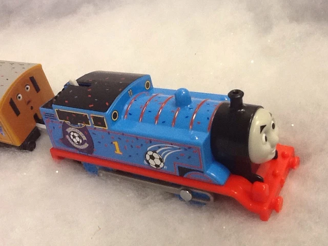 THOMAS & FRIENDS - Trackmaster Red Vs Blue Thomas, New £52.00 - PicClick UK