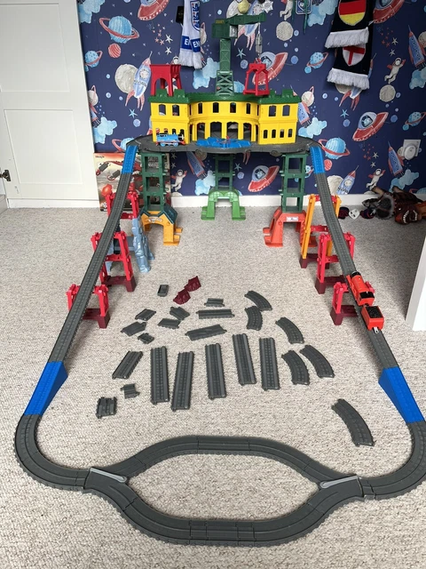 THOMAS THE TANK Engine Trackmaster Super Station Train Track Inc Thomas ...