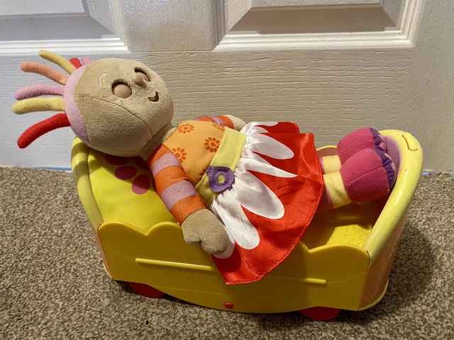 IN THE NIGHT Garden Upsy Daisy Chase N Play Bed + Doll ***Read ...