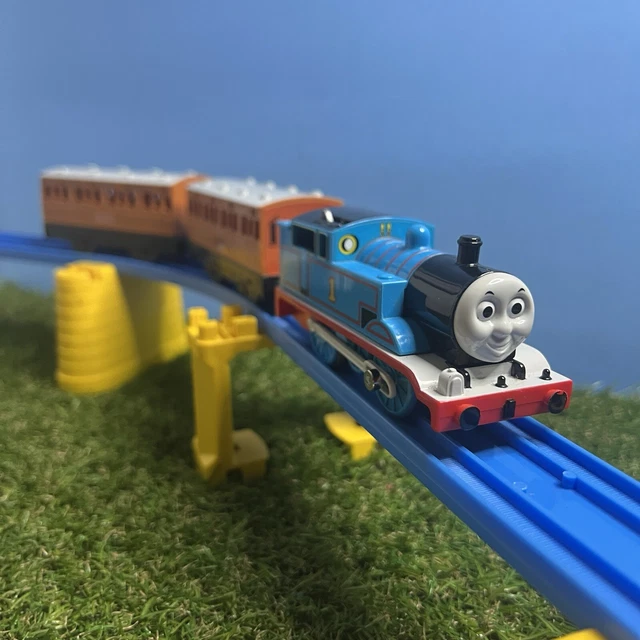 TOMY PLARAIL TRACKMASTER Thomas The Tank Engine TS-01 Old Design £28.95 ...