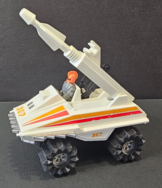VINTAGE - SCHAPER Stomper 4x4's Futur Force Guardians Vehicle + Figure ...