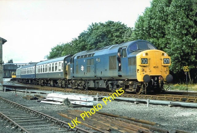 RAILWAY PHOTO 6X4 Class 37 37115 passenger Train Bridlington c1976 £2. ...