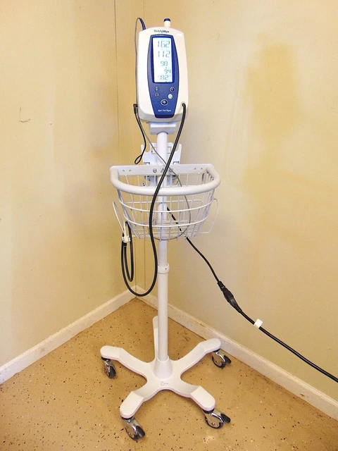 WELCH ALLYN 42NTB Spot Vital Signs NIBP, SpO2 & Temperature- Rolling ...