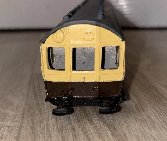 OO GAUGE GWR Autocoach Body from white metal kit in chocolate and cream ...