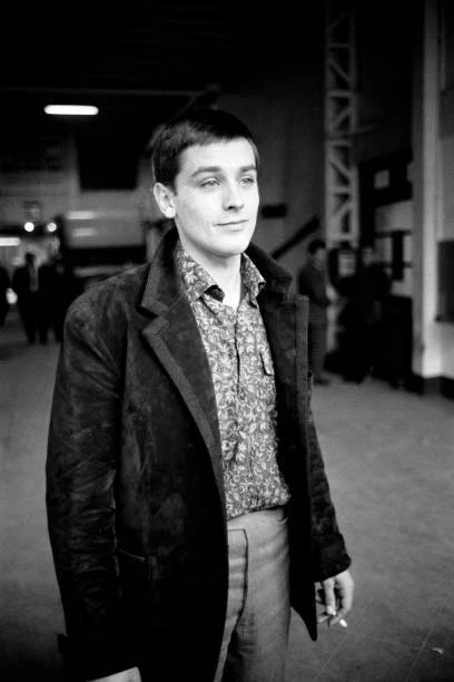 ALAIN DELON DURING the filming of the film Les amours celebres 1961 OLD ...