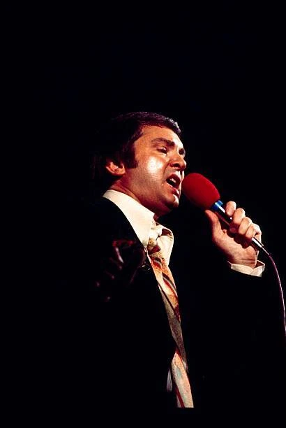 AMERICAN SINGER GENE Pitney Performs Live On Stage In London 1977 Old ...