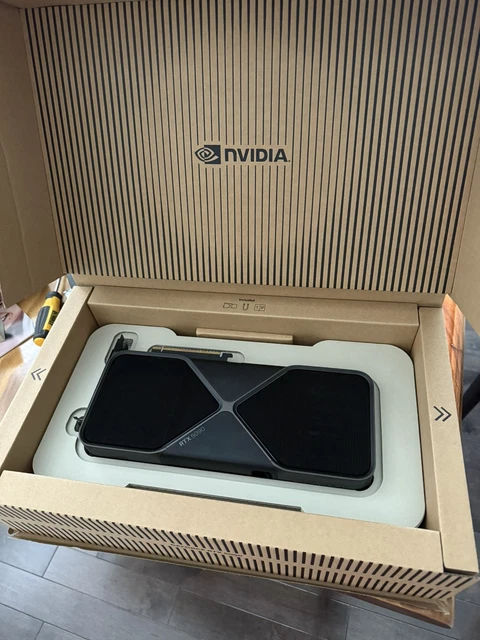 NVIDIA GEFORCE RTX 5090 32GB GDDR7 Video Card - BRAND NEW AND IN HAND ...