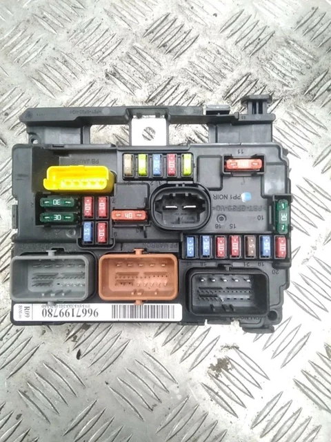 CAJA DE FUSIBLES Peugeot 207/207+ (WA/WC/WM) 2011 657073 #A104 ...