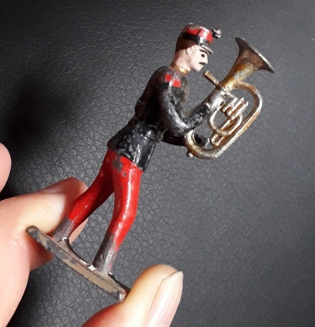 ANCIEN SOLDAT DE plomb Armée Française, musicien euphonium, patine ...