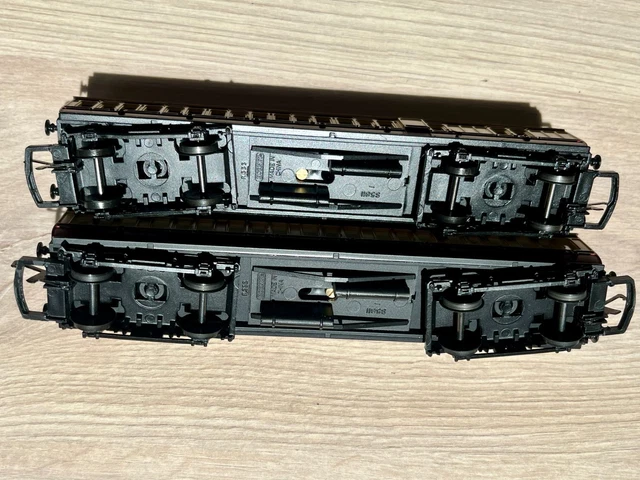 HORNBY CRIMSON AND cream coaches. OO Gauge. Good condition £18.20 ...