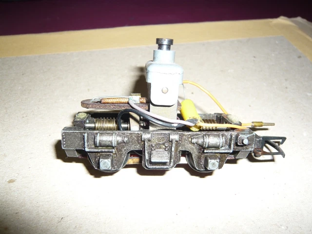 TRIANG TRANSCONTINENTAL MOTOR bogie and wiring/plugs for headlamp £20. ...