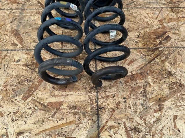 HYUNDAI GENESIS SEDAN & G80 15-20 Oem Rear Left Right Coil Springs ...